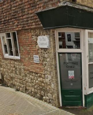 The Potting Shed, FOLKESTONE AND HYTHE, Kent | Pub info @ Publocation